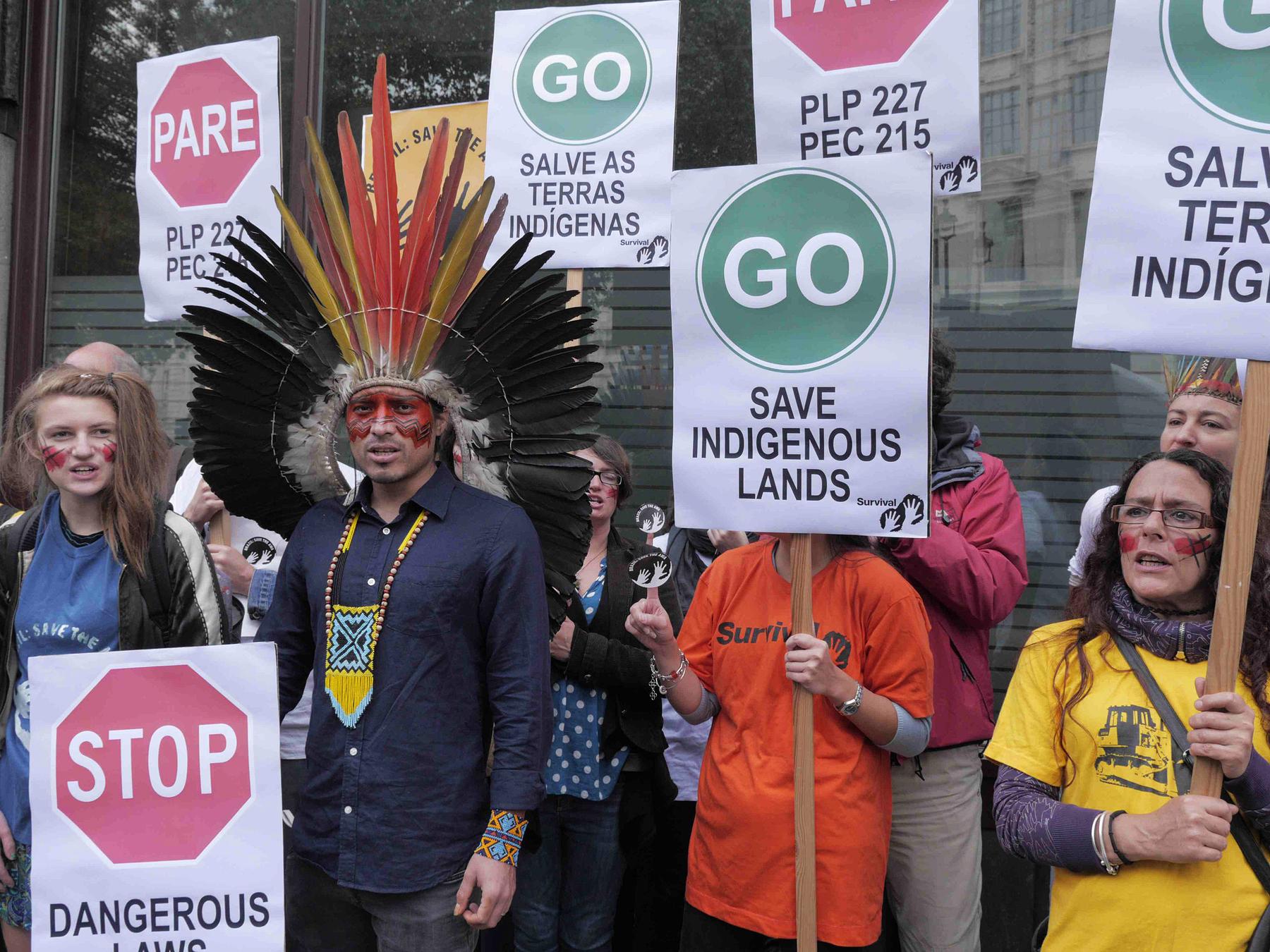 Weltweite Proteste gegen Angriff auf die Rechte indigener Völker in ...